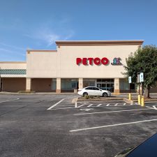 Petco, 2239 US Hwy 70 SE, Hickory, NC 28602, USA