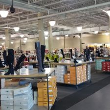 DSW Designer Shoe Warehouse - 344 Providence Hwy, Dedham, MA 02026 ...