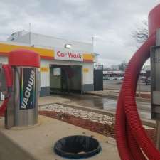 Shell in 1 E Higgins Rd, Elk Grove Village, IL 60007, USA
