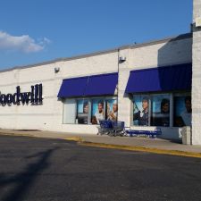 Goodwill Store & Donation Center - 1402 Geneva St, Delavan, WI 53115 ...
