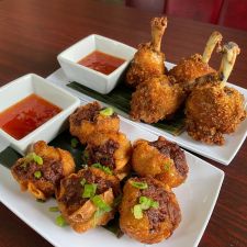 The Mami House in 250 Rainbow Blvd, Niagara Falls, NY 14303, USA