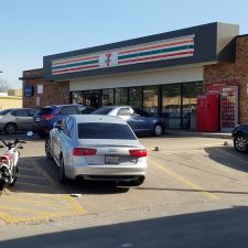 7-Eleven - 2120 Greenville Ave, Dallas, TX 75206, USA - BusinessYab