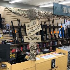 Gun Runners Arsenal in 3137 Solomons Island Rd, Edgewater, MD 21037, USA