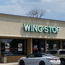 Wingstop in 5 Front St, Hempstead, NY 11550, USA