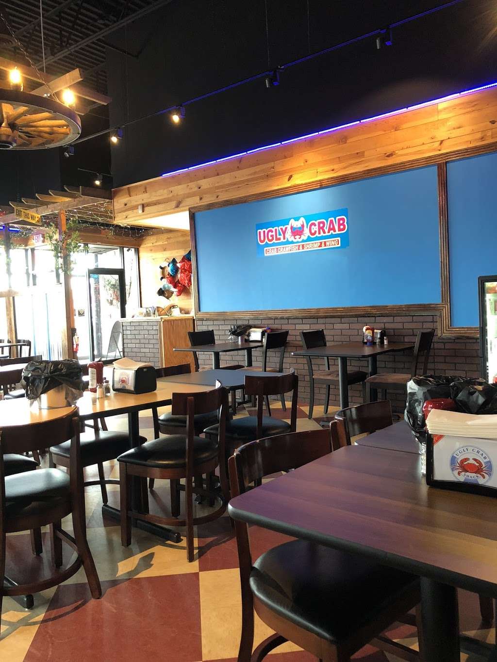 Ugly Crab - 7977, 9655 E US Hwy 36, Avon, IN 46123, USA - BusinessYab