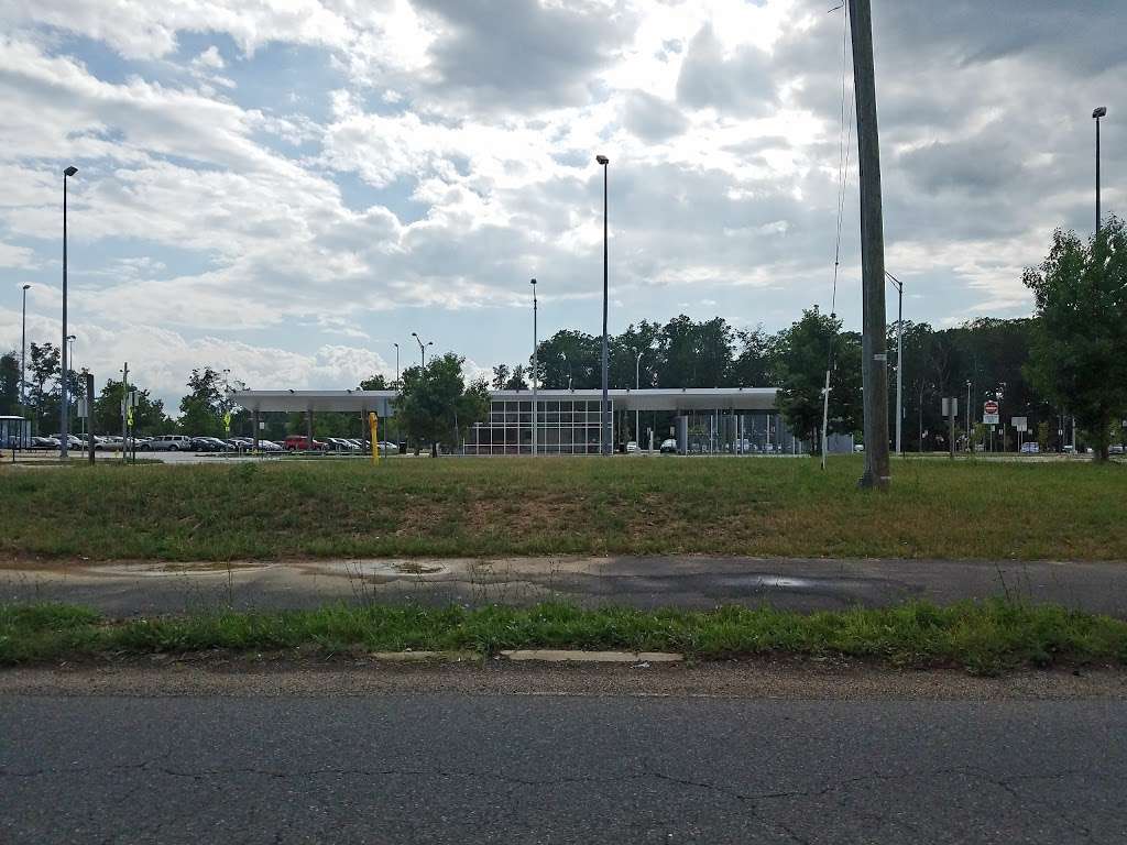 Stringfellow Road Park-&-Ride - 4920 Stringfellow Rd, Centreville, VA 20120