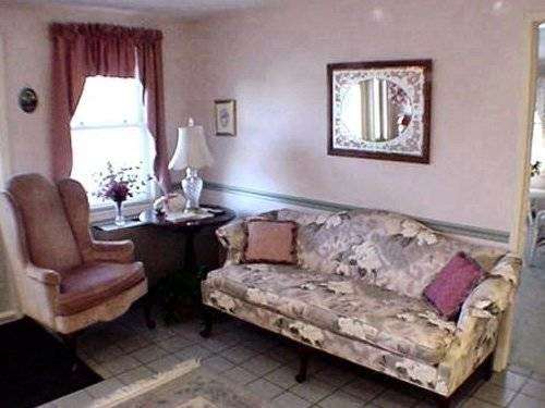 Westborough Inn - 4 Boardman St, Westborough, MA 01581 - Hours ...