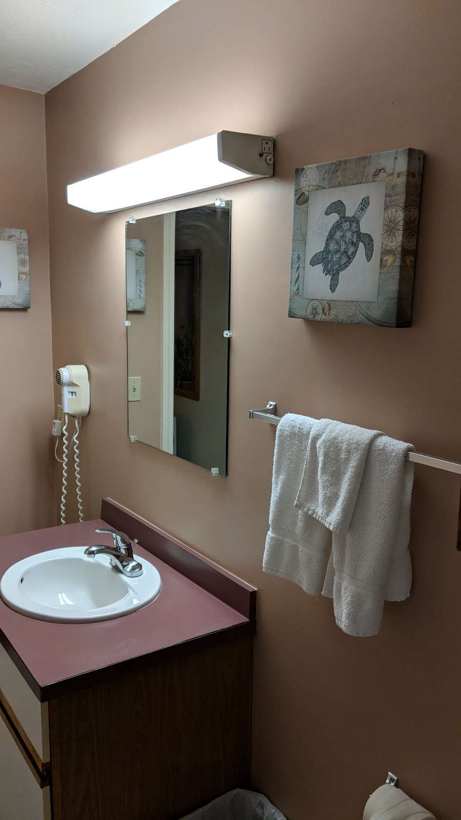 Westborough Inn - 4 Boardman St, Westborough, MA 01581 - Hours ...