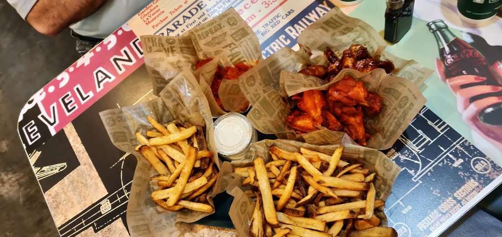 Wingstop - 17419 Crenshaw Blvd, Torrance, CA 90504