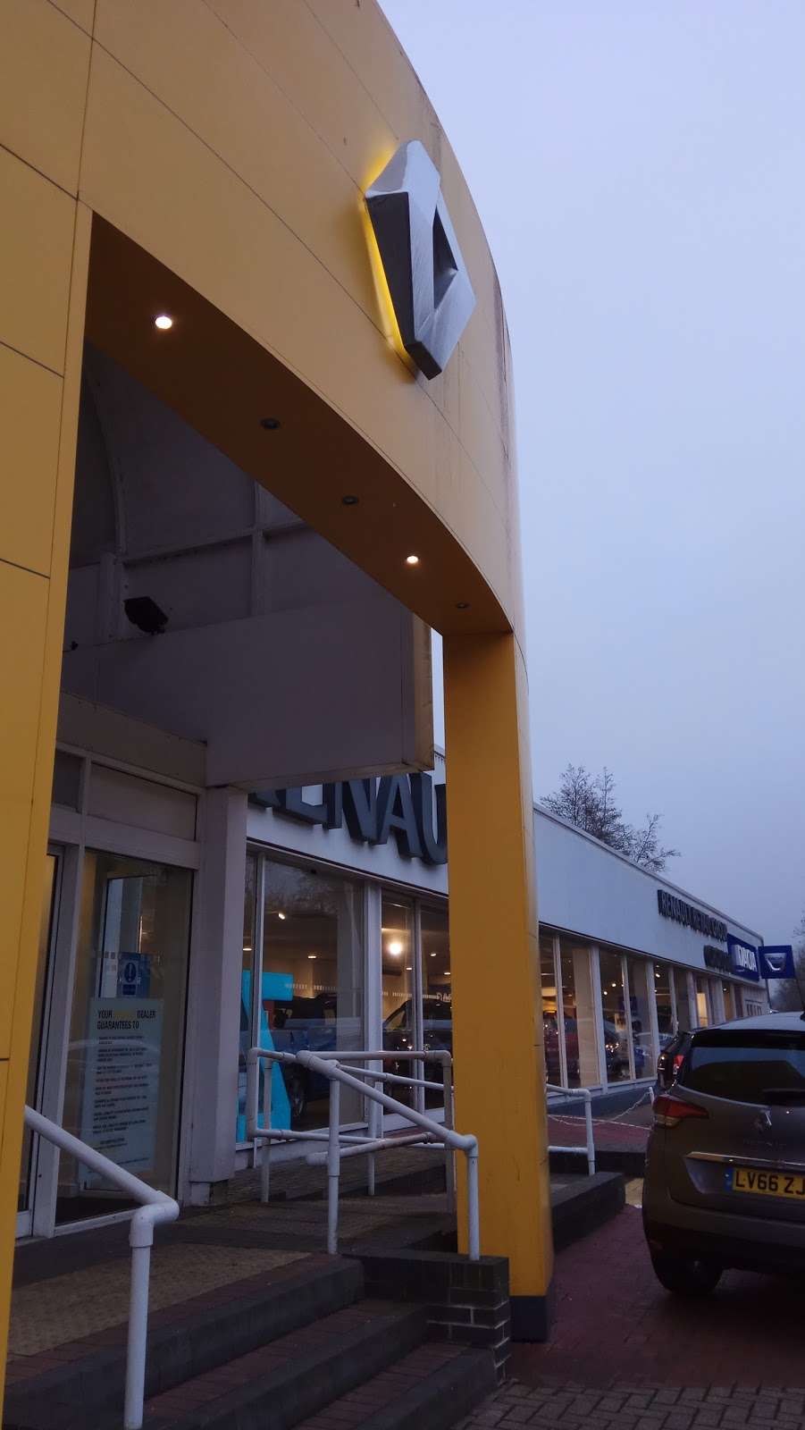 Renault Croydon - Official Dealership - 305 Brighton Rd, Coulsdon CR5 ...