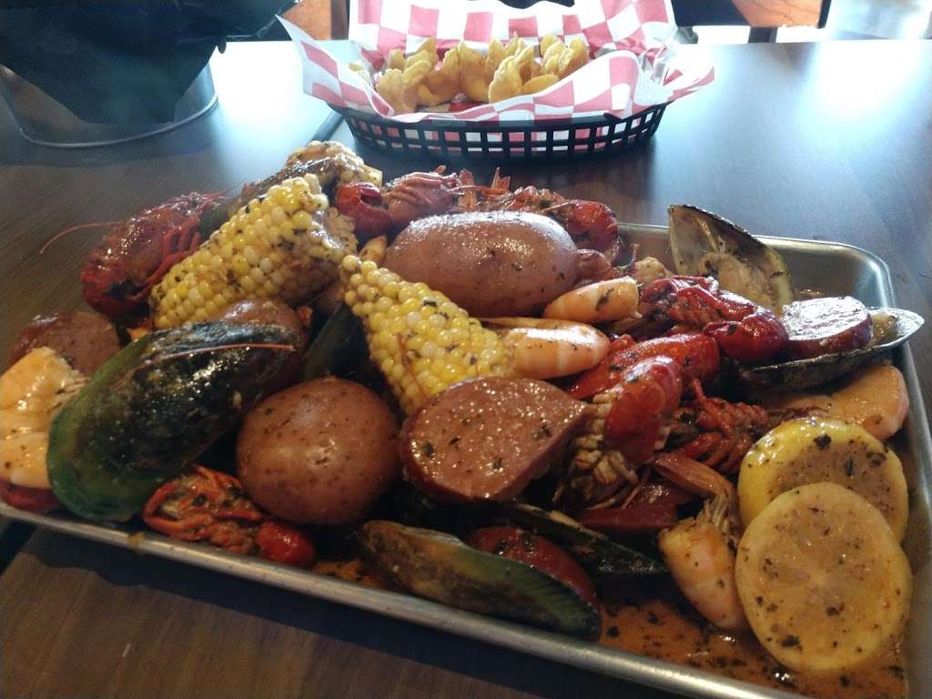 Ugly Crab - 7977, 9655 E US Hwy 36, Avon, IN 46123, USA - BusinessYab