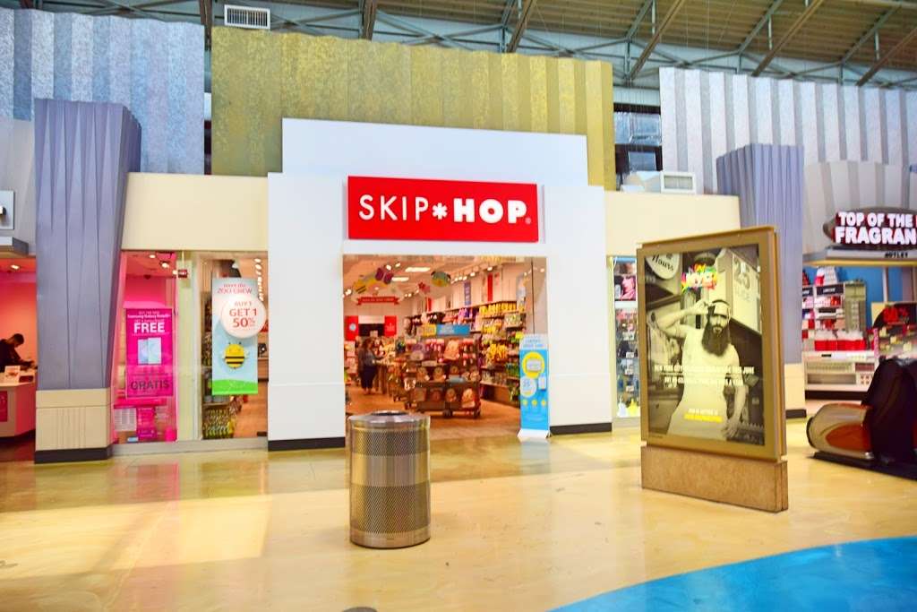 GameStop in 11401 NW 12th St #122, Miami, FL 33172, USA