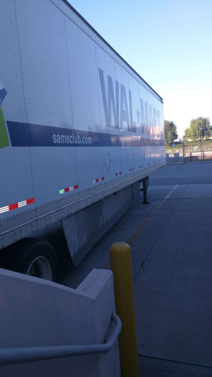 Walmart Distribution Center - 13550 Valley Blvd, Fontana, CA 92335 ...