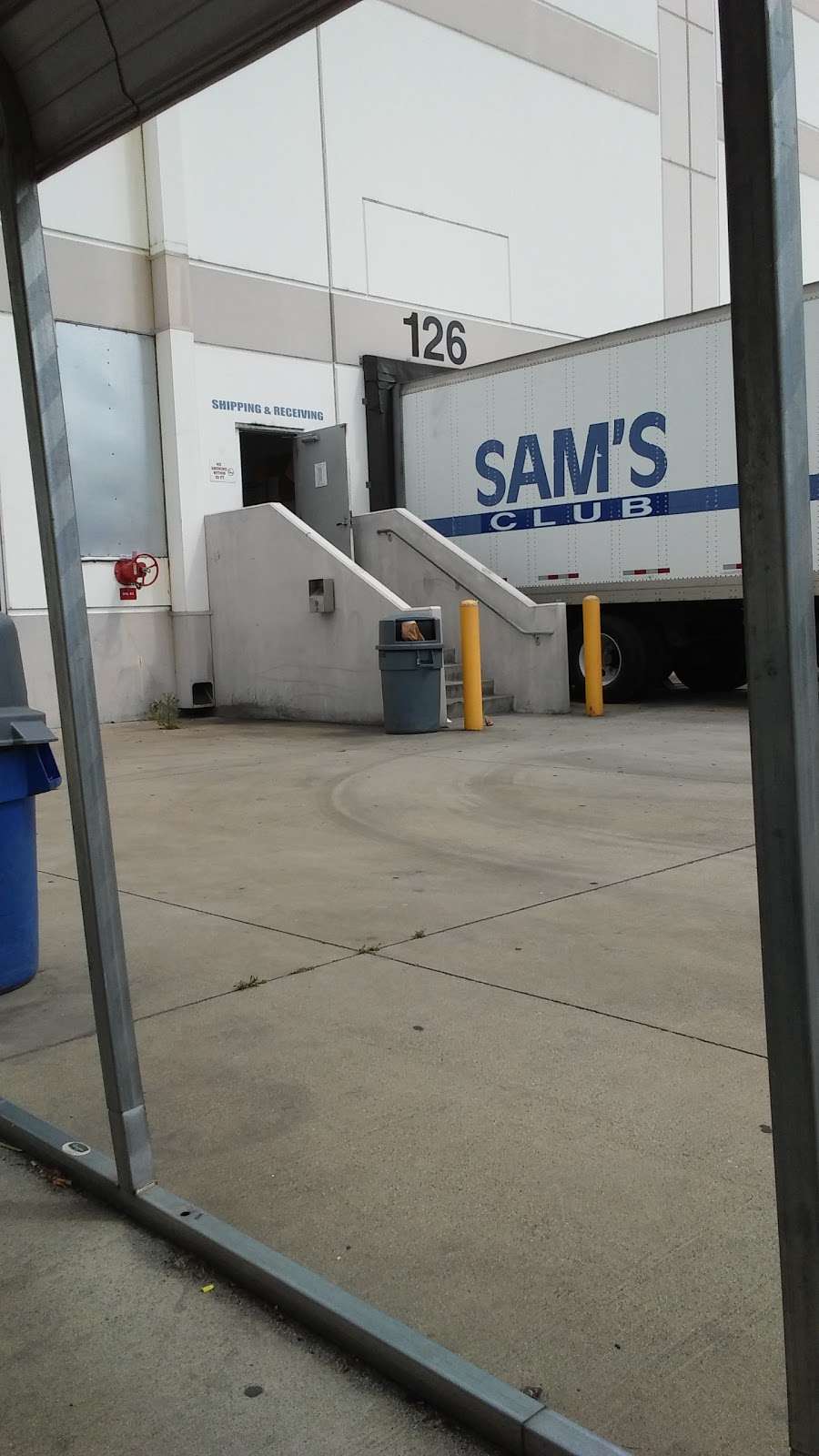 Walmart Distribution Center - 13550 Valley Blvd, Fontana, CA 92335 ...