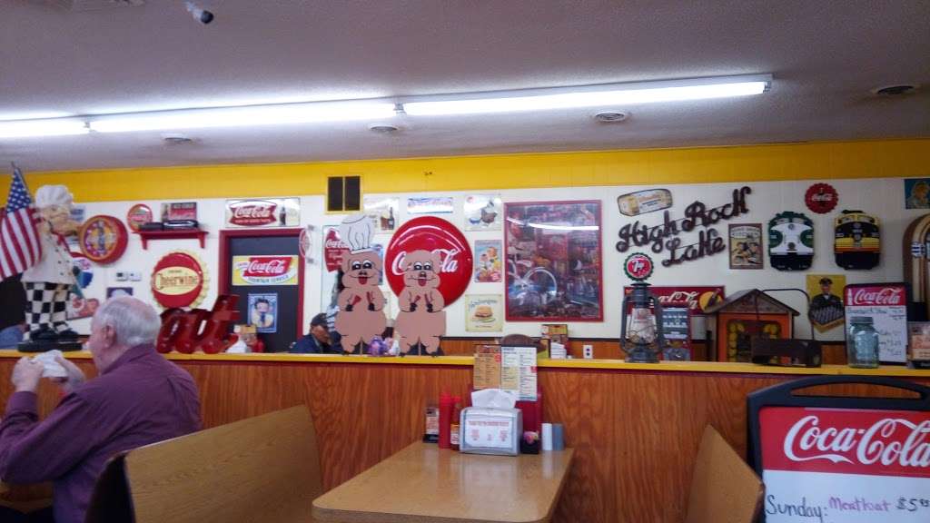 Hendrix Barbecue in 615 Salisbury Ave, Spencer, NC 28159, USA