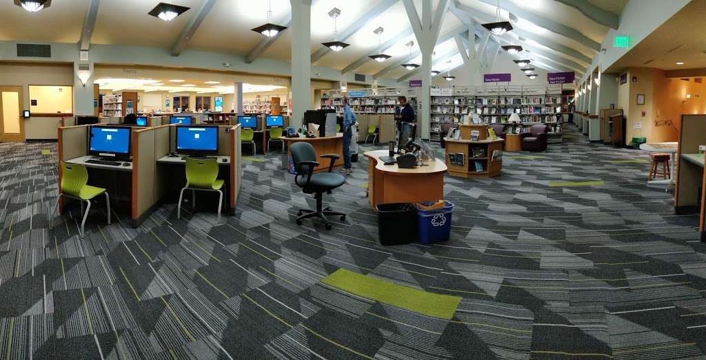 Smoky Hill Library (Arapahoe Libraries) in 5430 S Biscay Cir ...