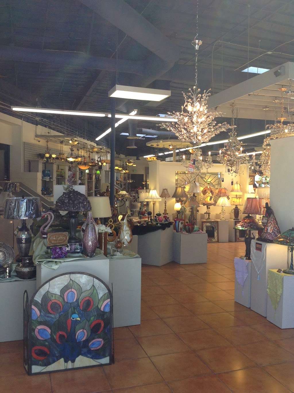 Dale Tiffany Outlet Store - 14765 Industry Cir #5818, La Mirada, CA ...