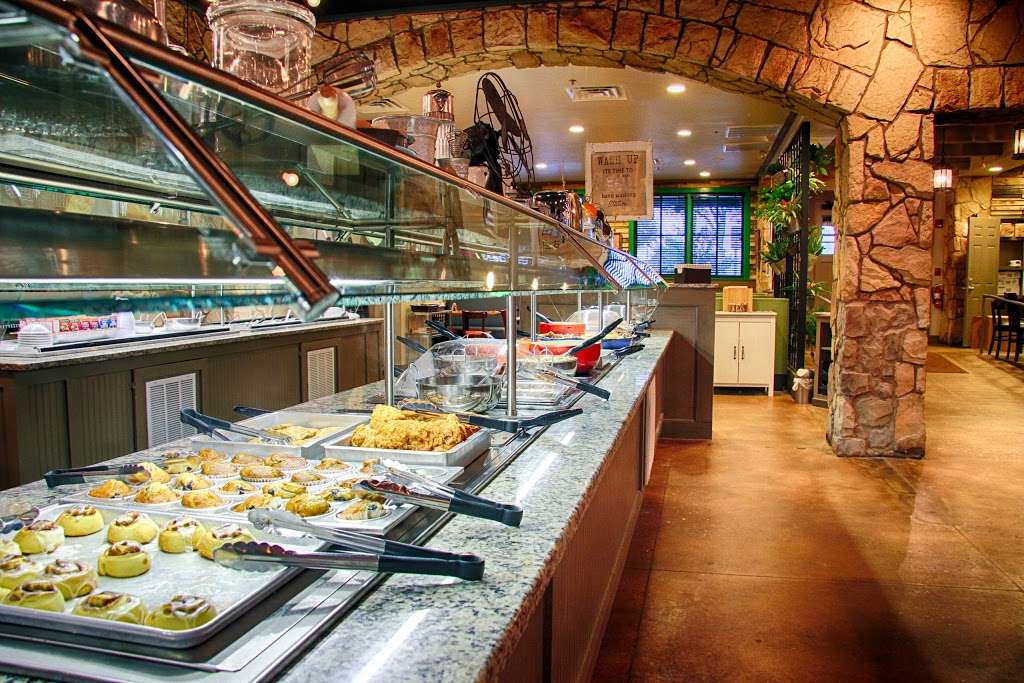 Fred's Market Restaurant in 835 Currency Cir, Lake Mary, FL 32746, USA