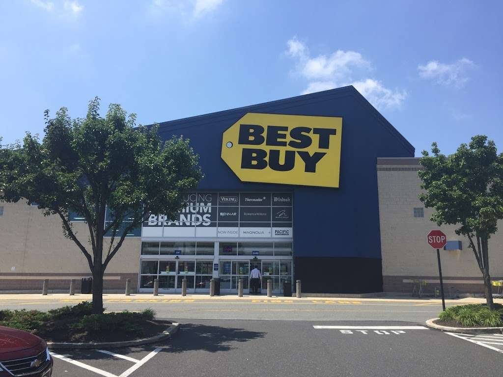 Best Buy in 2010 Chemical Rd, Plymouth Meeting, PA 19462, USA