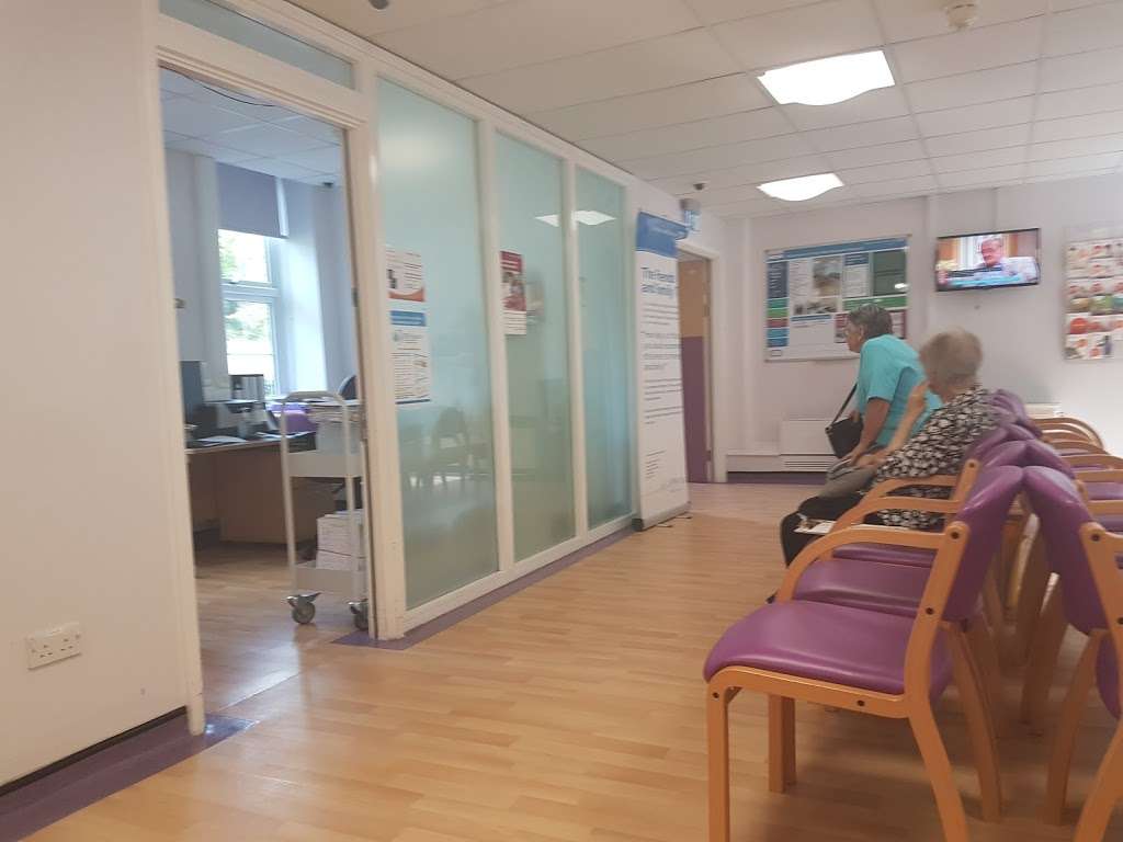 Purley War Memorial Hospital - 856 Brighton Rd, Purley CR8 2YL, UK ...