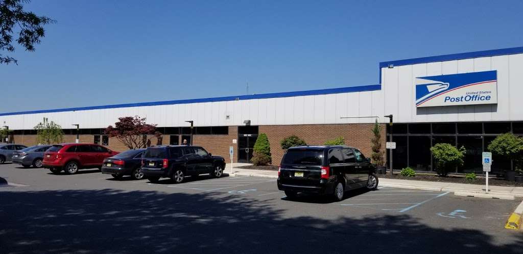 United States Postal Service - 680 US Highway 130, Trenton, NJ 08650 ...