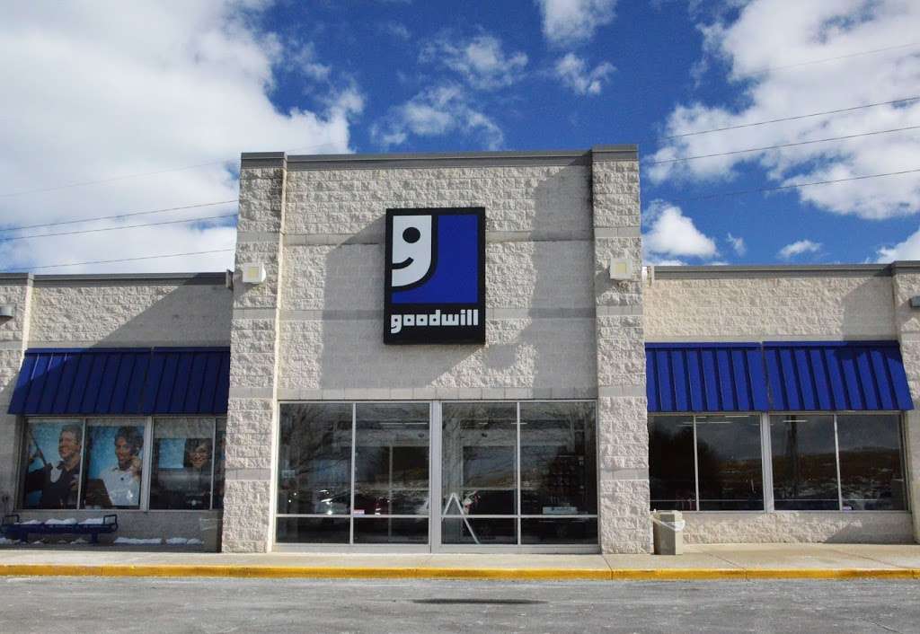 Goodwill Store & Donation Center - 1402 Geneva St, Delavan, WI 53115 ...