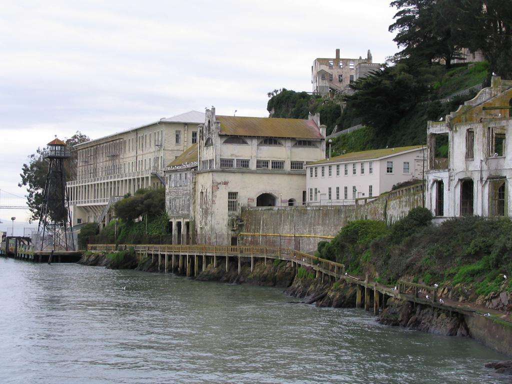Alcatraz Island Bookstore - lcatraz Island, GGNRA, Fort Mason, B201 ...