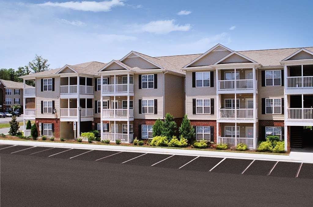 Halton Park Apartments in 17701 Halton Park Dr, Charlotte, NC 28262, USA