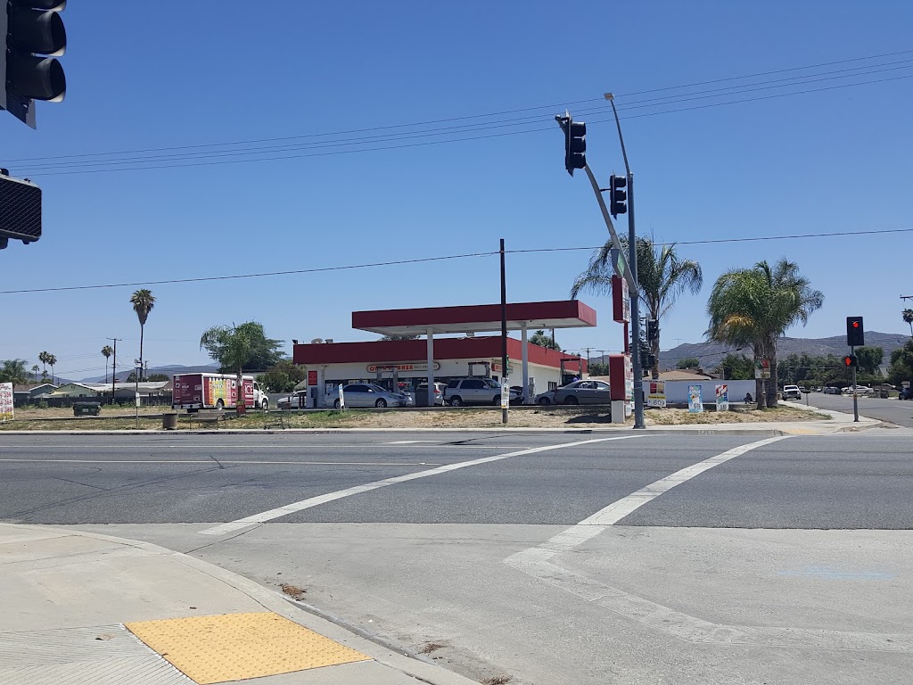 Qwik Korner in 25760 New Chicago Ave, Hemet, CA 92544, USA