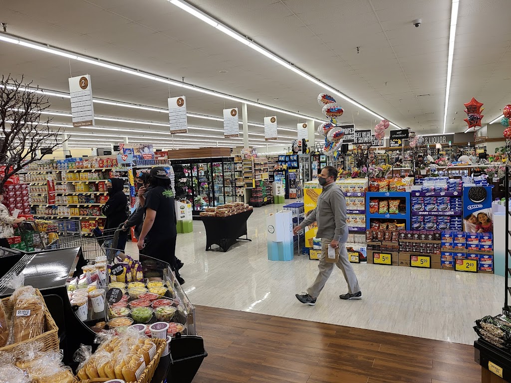 Albertsons in 6965 N Hayden Rd, Scottsdale, AZ 85250, USA