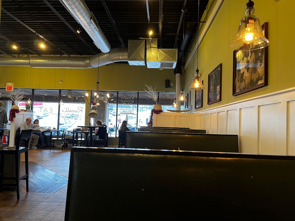 Russell's Cafe & Bakery in 952 Brookwood Center, Fenton, MO 63026, USA