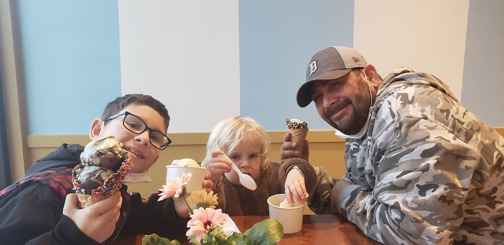 Doc's Ice Cream and Coffee - 37337 Huron River Dr, New Boston, MI 48164