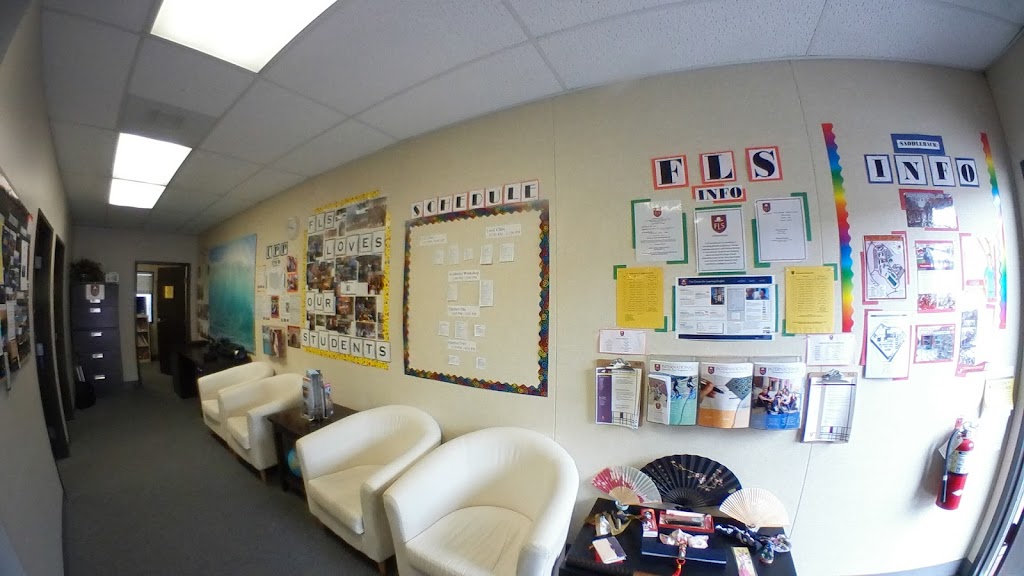 FLS International Saddleback College - Village 23, 28000 Marguerite ...