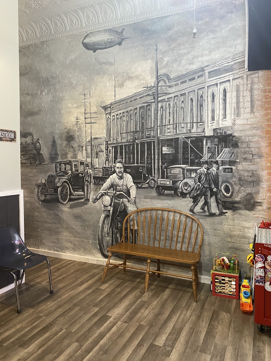 Colonial Barber Shop in 121 W Herrick Ave, Wellington, OH 44090, USA